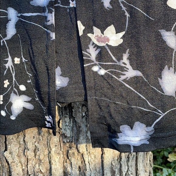 JKLA California | Tops | Jkla California Blk Floral Stretch Layer ...